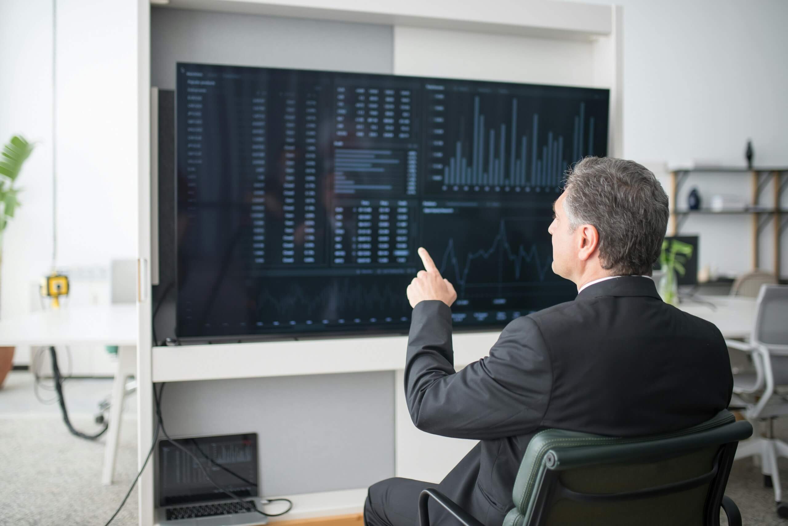 Business Intelligence Pricing and Software Cost Guide for 2026